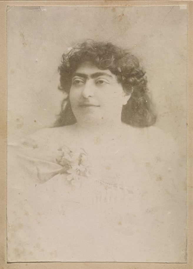 “Princess Qajar” and the Problem with Junk History Memes – A Bit of History