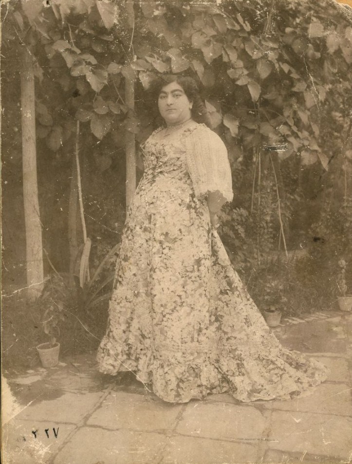 “Princess Qajar” and the Problem with Junk History Memes – A Bit of History